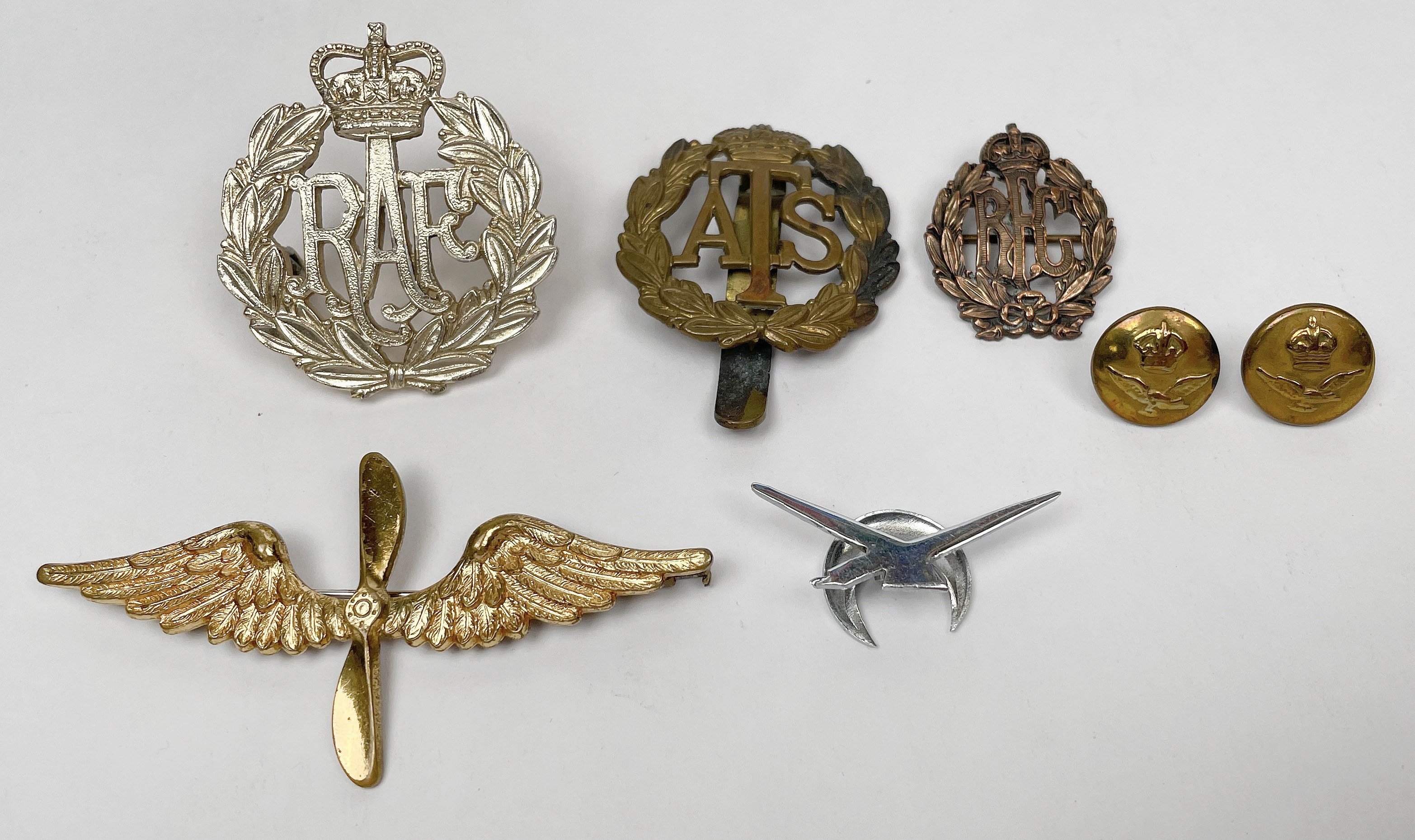 UK, RAF buttons and badges - Royal Air Force and others - set (7pcs ...