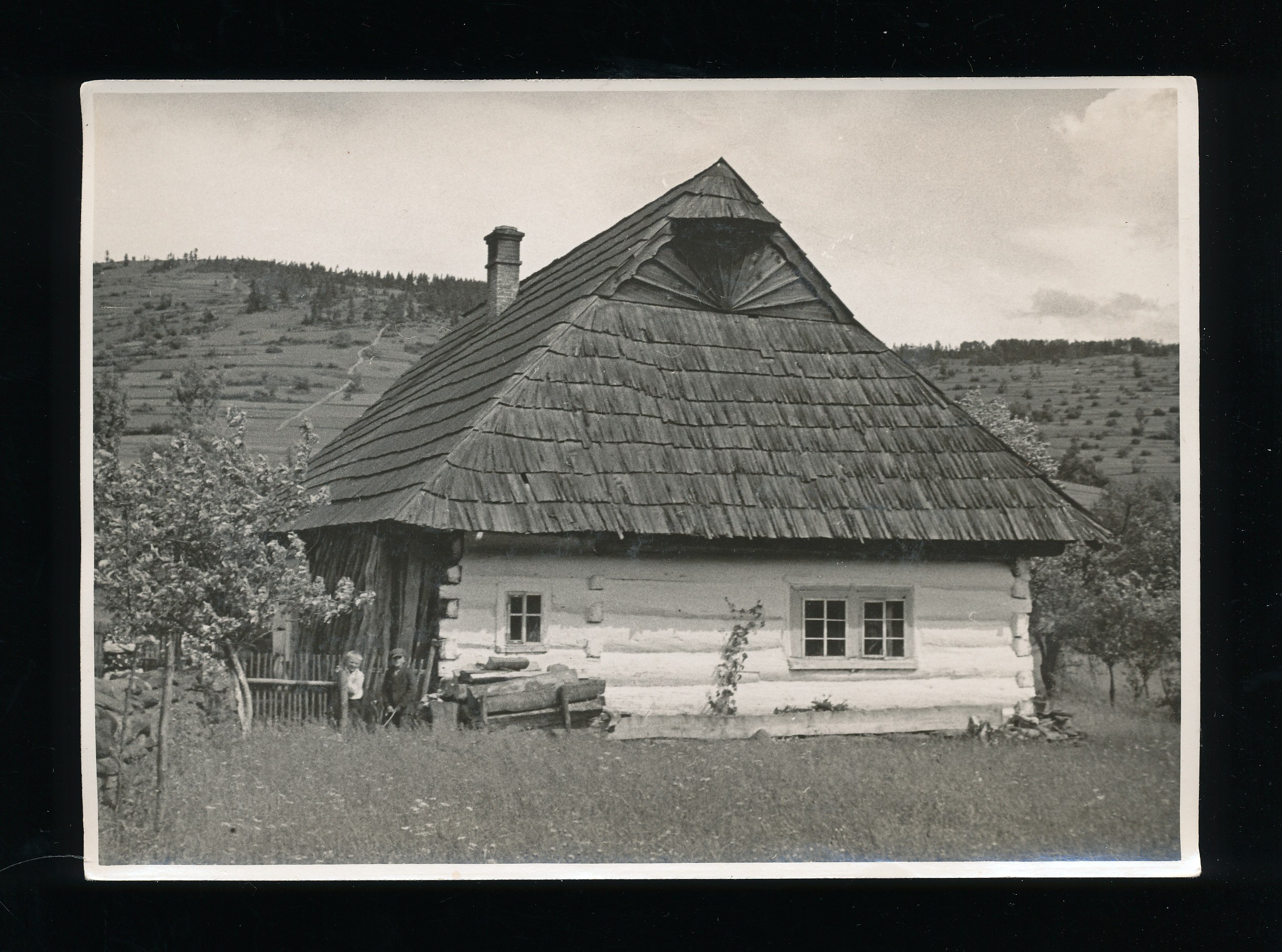 Koszarawa Fotografia - stara chata góralska w Koszarawie (324) - Aukcja ...