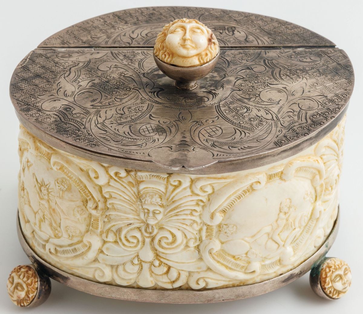 SZKATUŁKA ZE SCENAMI MITOLOGICZNYMI, Estonia Dorpat, Carl Rudolph ...