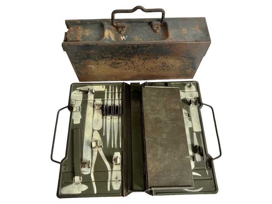 WWII GERMAN WAFFENMEISTER ARMOURER’S MG34 / MG42 MACHINE GUN TOOL KIT ...