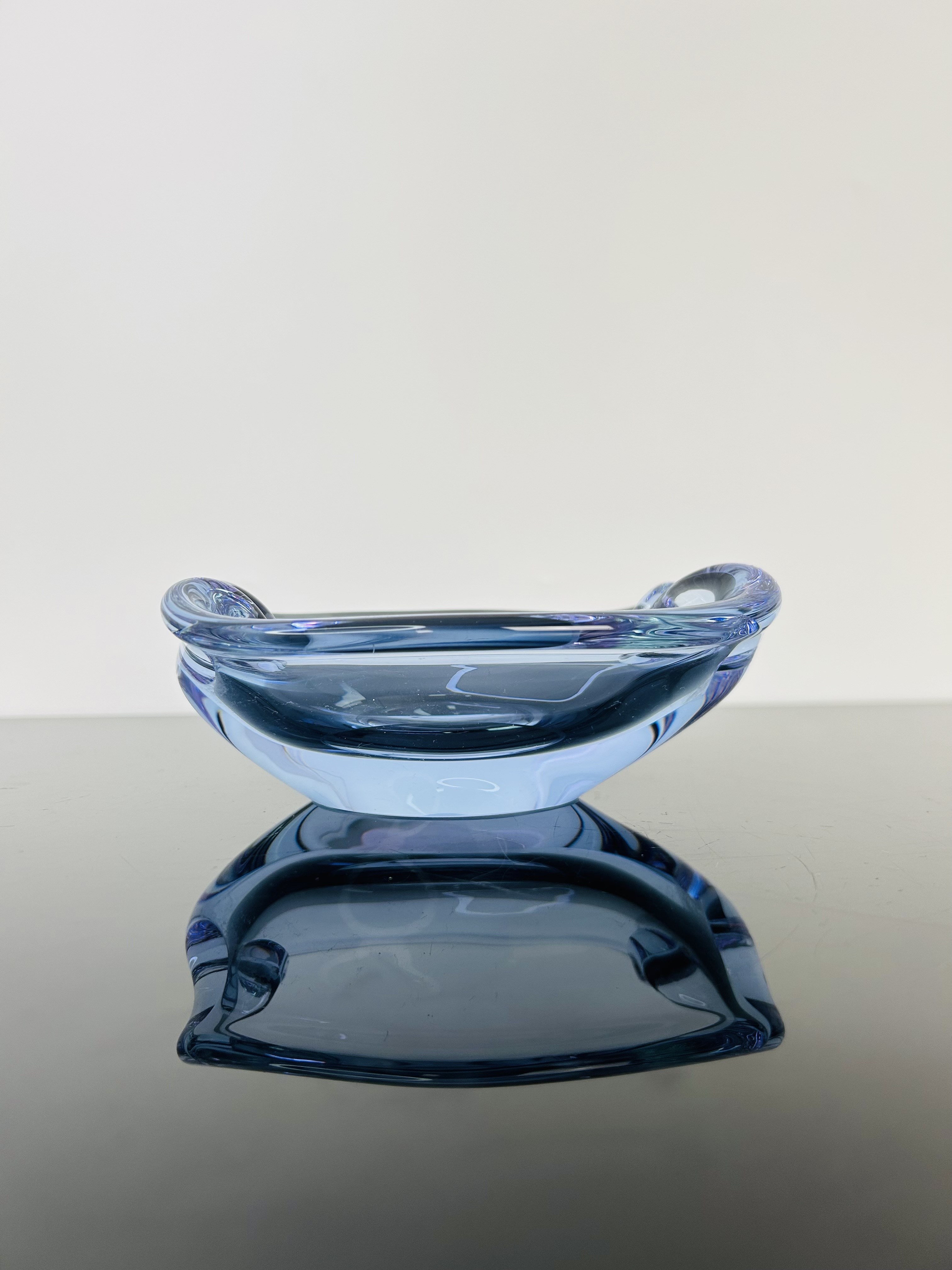 Miloslav Klinger (1922 - 1999), Alexandrite Glass Ashtray by Klinger ...