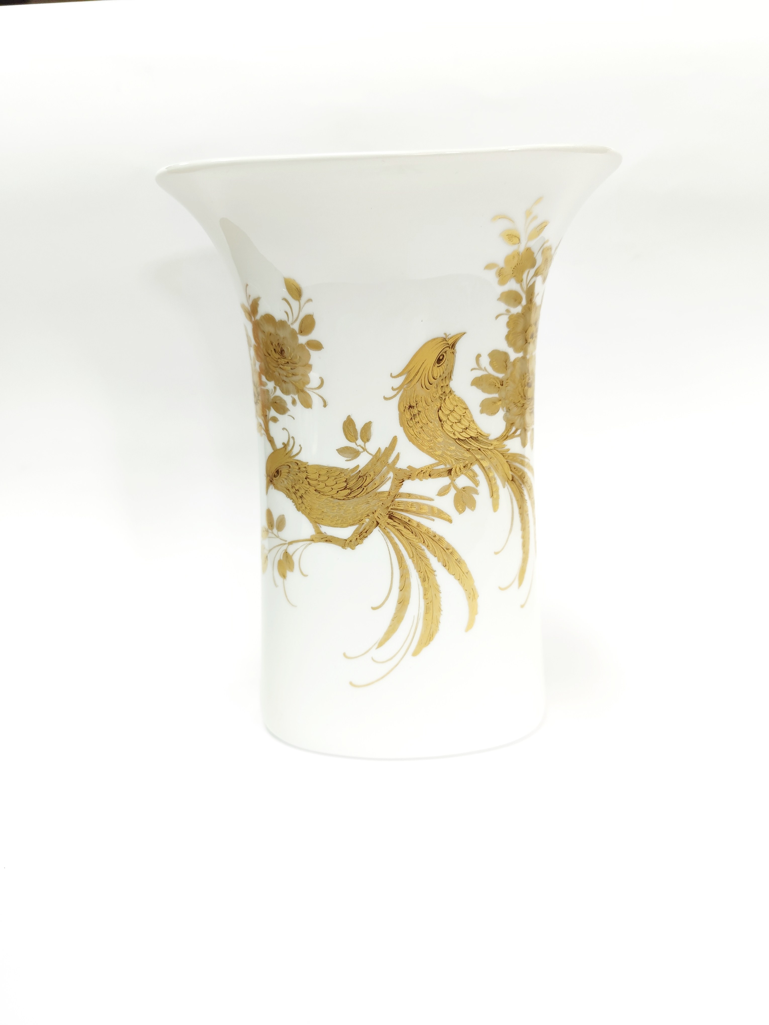 White porcelain vase with gold bird design, Kaiser, West Germany ...