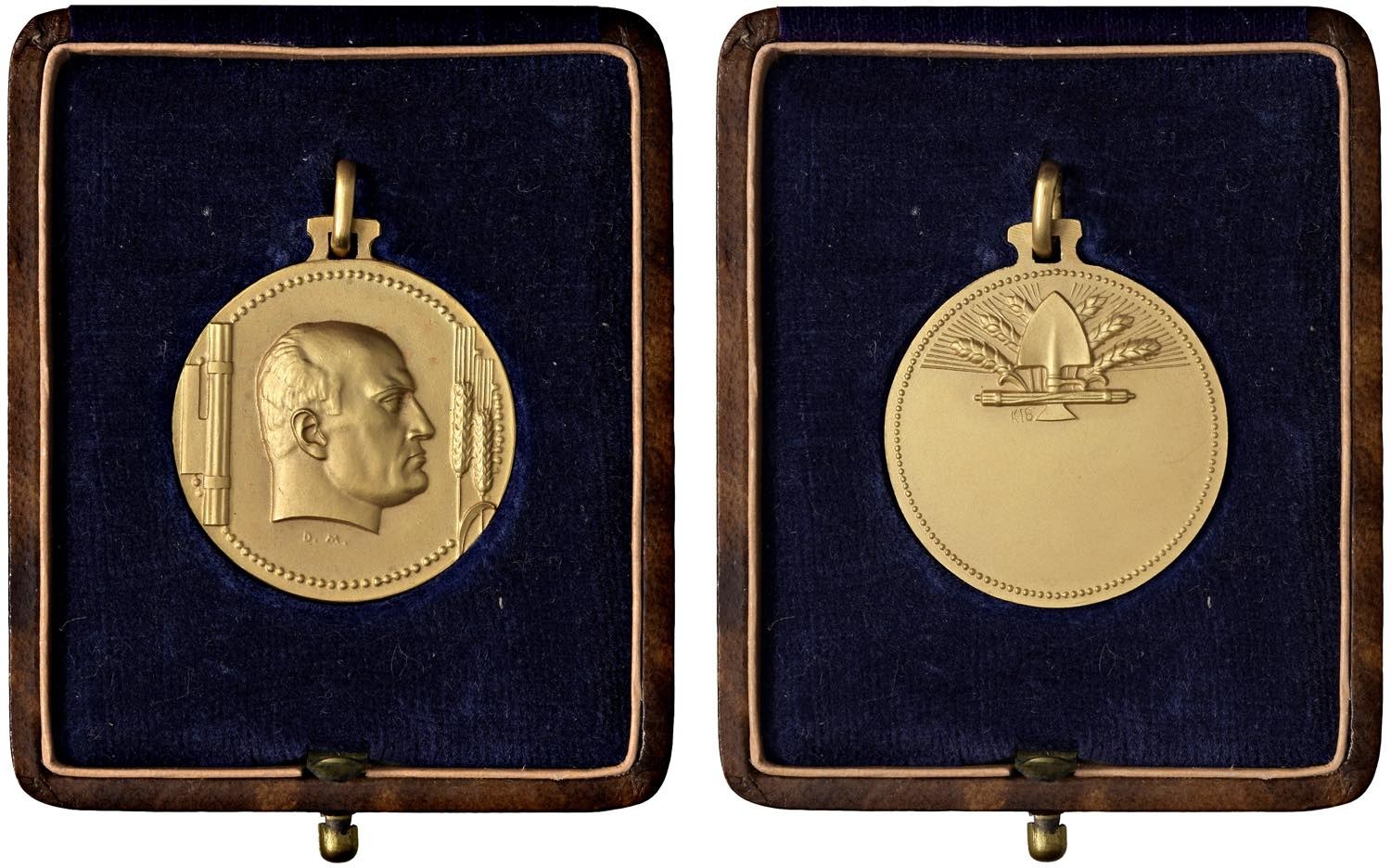 Fascist medals - FASCISTE. Medaglia senza data Omaggio a Mussolini ...