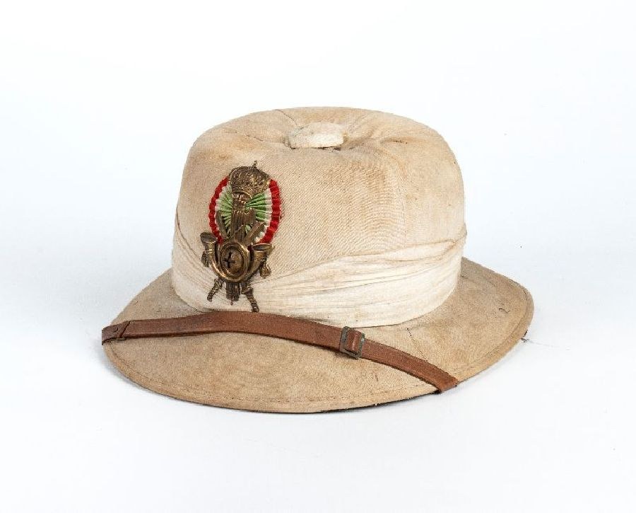 Italy, Kingdom, colonial helmet of the CCNN officer of Africa, Italy ...
